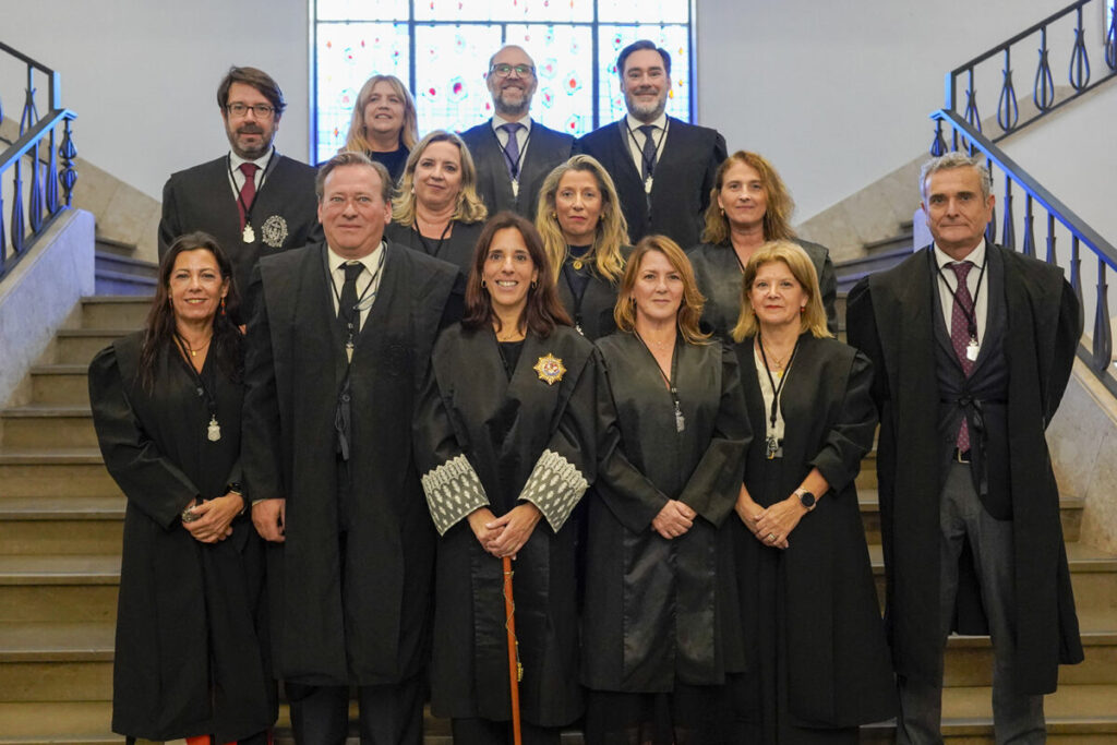 La Junta de Gobierno del Colegio de Procuradores de Sevilla renueva su ...